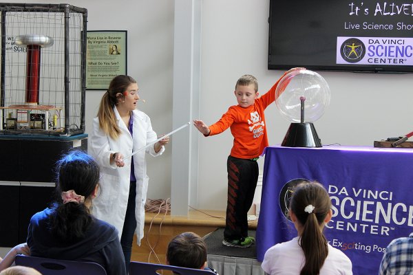 Traveling Science Shows - Da Vinci Science Center